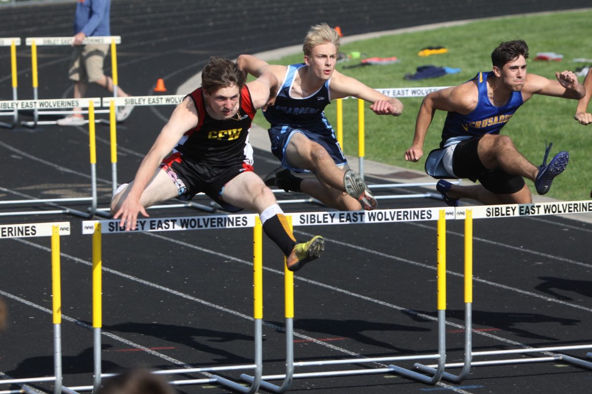 Johnson, Steele advance to State Track Meet – Winthrop News