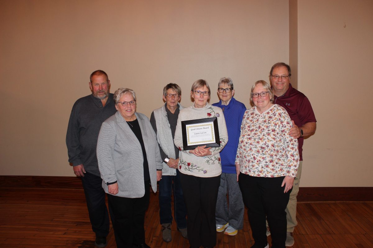 Hahn, Larson honored by Chamber – Winthrop News