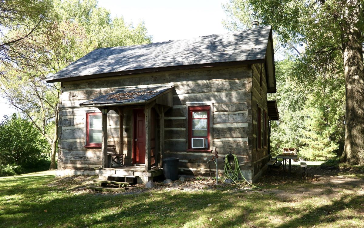 Rural Lafayette VRBO hidden among farm fields – Winthrop News